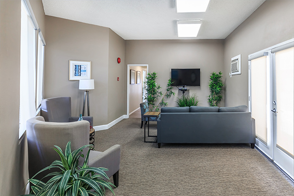 Pacific View Apartment Homes - Apartments in Long Beach, CA